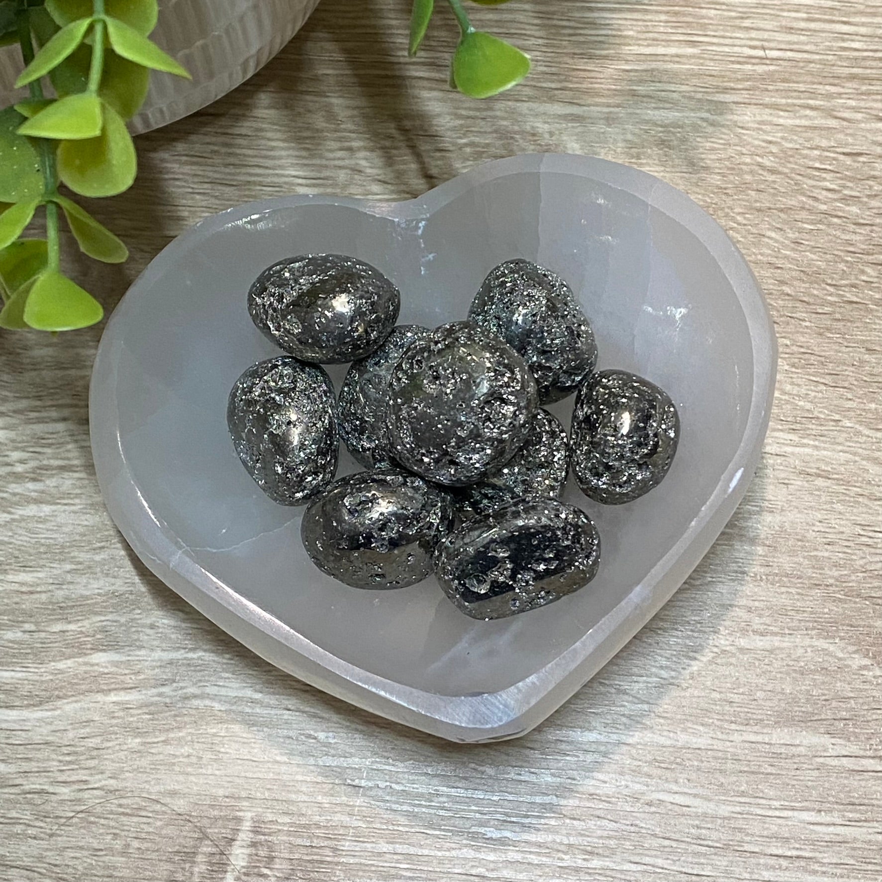 Crystals For Manifestation – Moon Pebbles