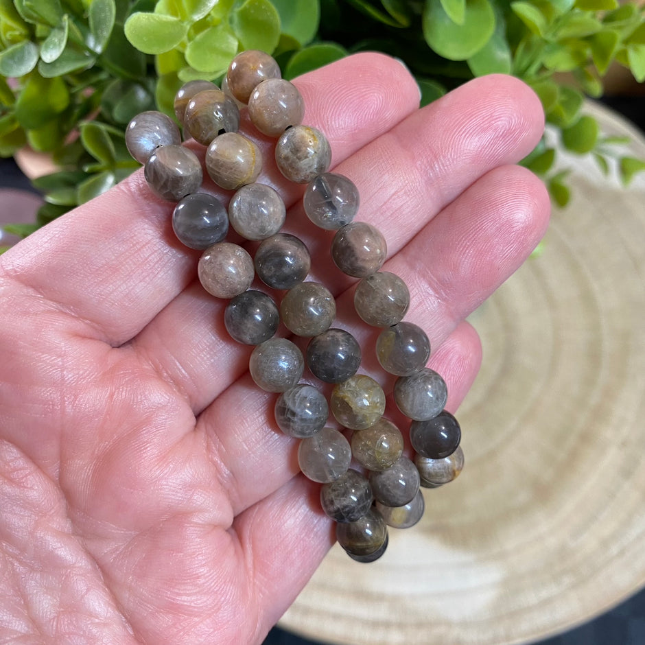 Healing Properties of Moonstone – Moon Pebbles